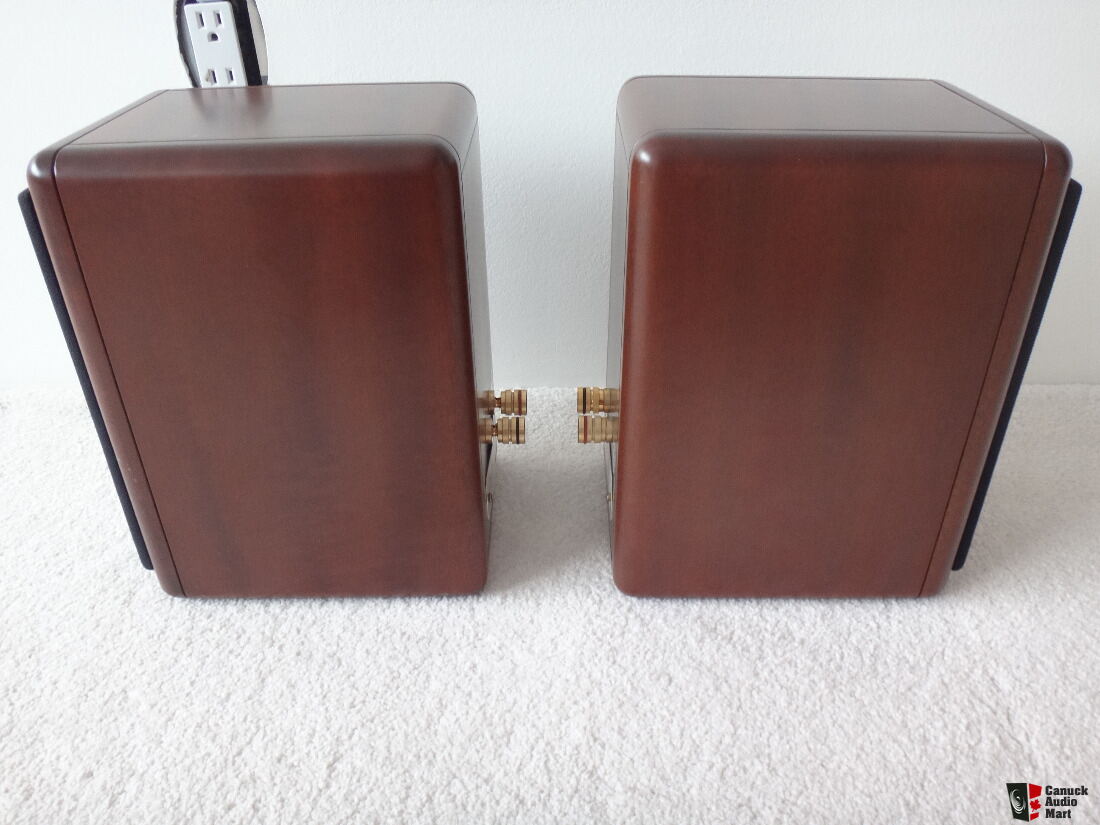 OPERA Mini Solid Wood 2-Way Small Bookshelf Speakers Made in Italy