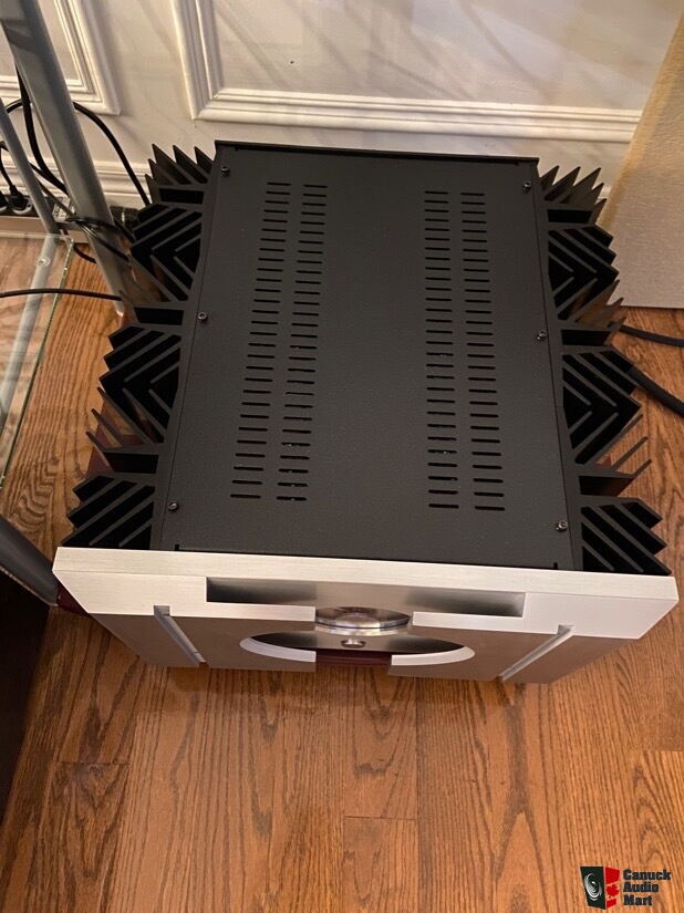 Pass Labs XA 160.5 mono block amplifiers Photo #5069941 - Canuck Audio Mart