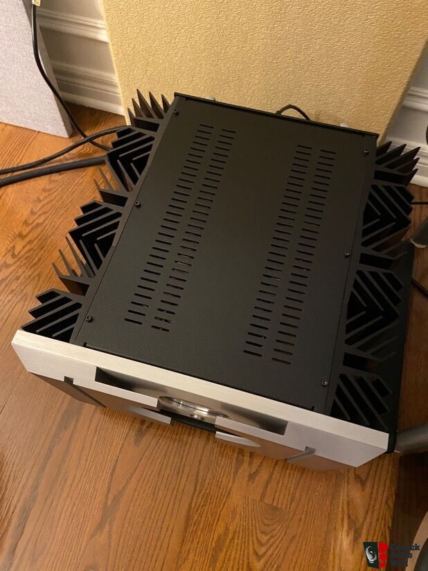 Pass Labs XA 160.5 mono block amplifiers Photo #5069941 - Canuck Audio Mart