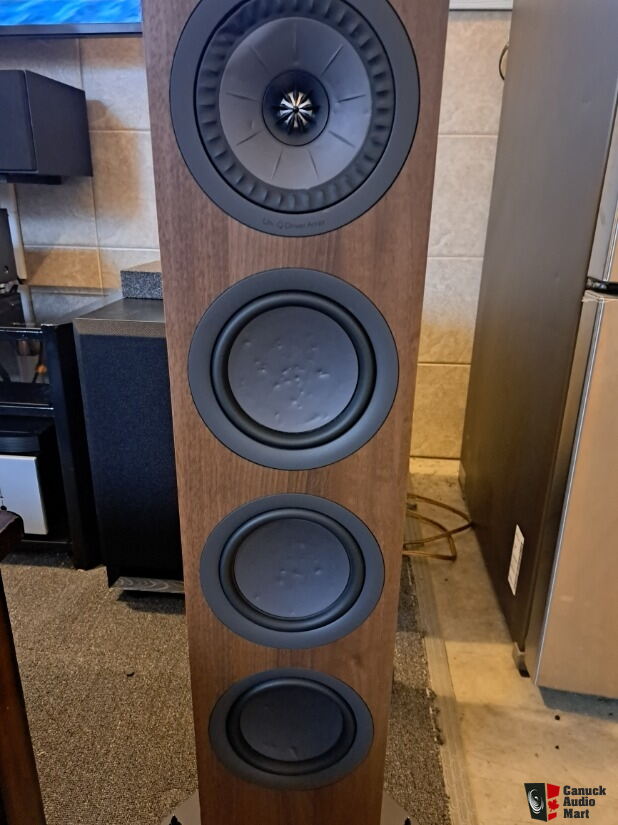 Kef Q750 Floorstanding Loudspeaker Walnut. $400