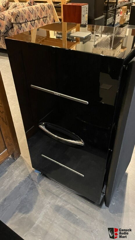 REL 212/SX Subwoofer (FLOOR DEMO)