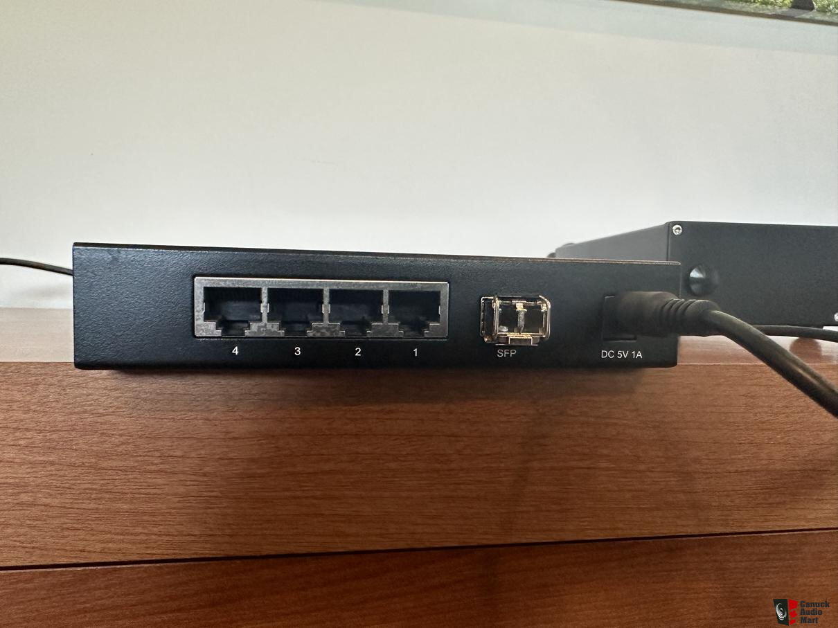 TRENDnet ethernet optical ethernet switch with his own Small green ...