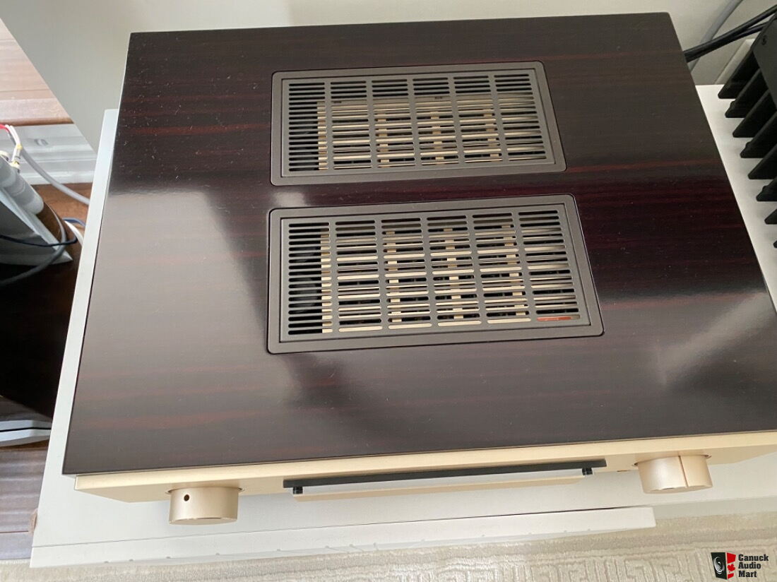 Accuphase C2800 preamp Photo #5091664 - US Audio Mart