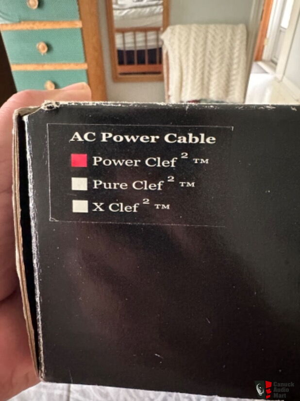 Gutwire Power Clef 2 5.5 feet in box Photo #5102930 - Canuck Audio Mart