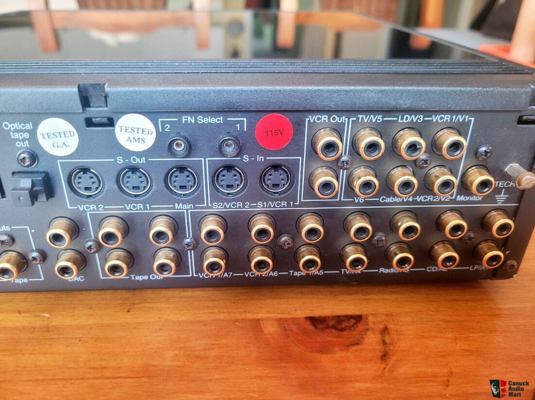 Meridian 562V with Meridian MSR+ Remote Digital/Analogue Controller/Preamp