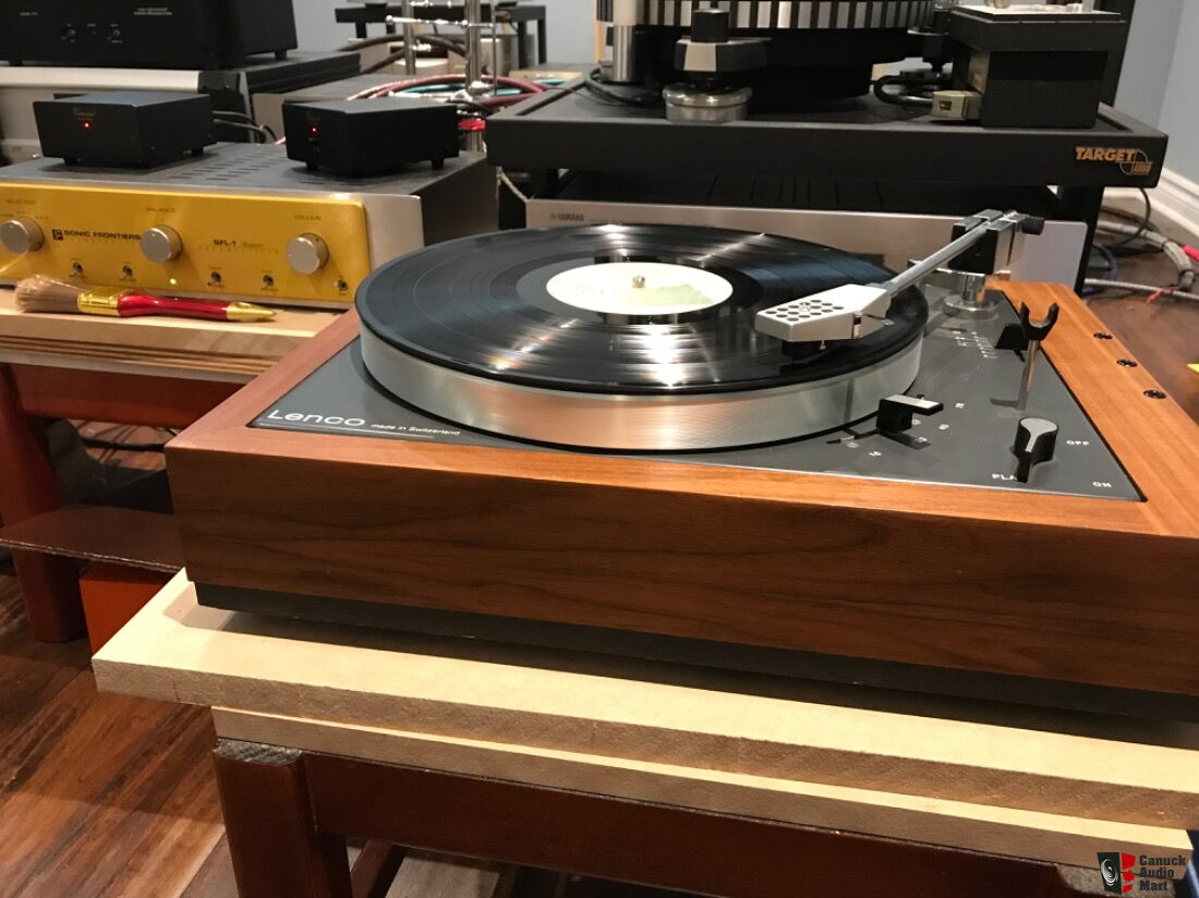 Lenco B52 turntable