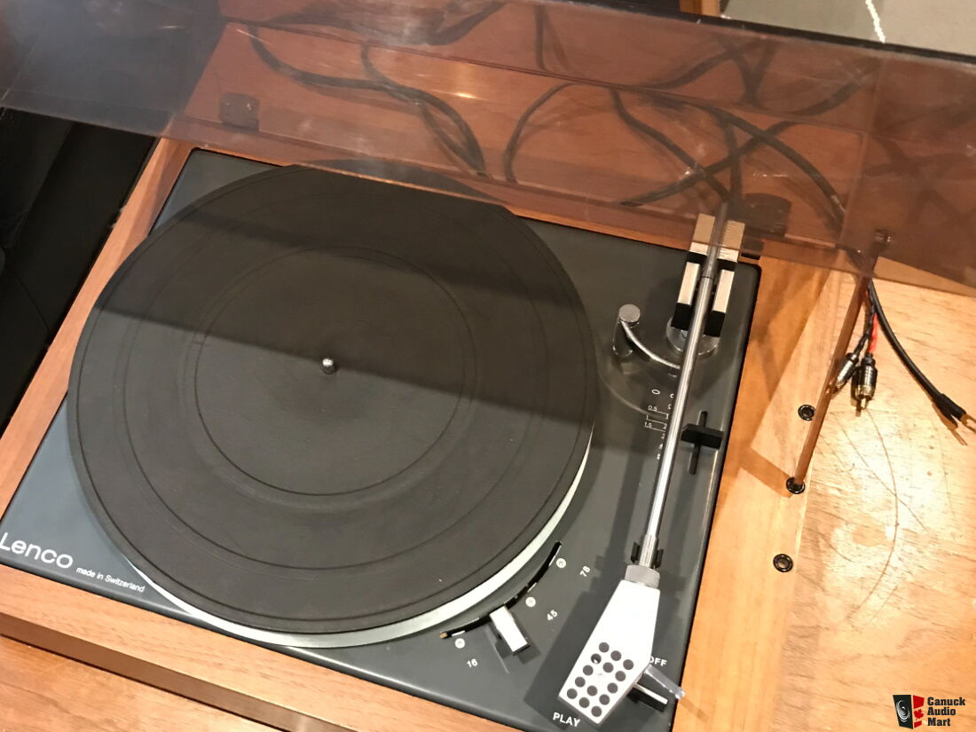 Lenco B52 turntable