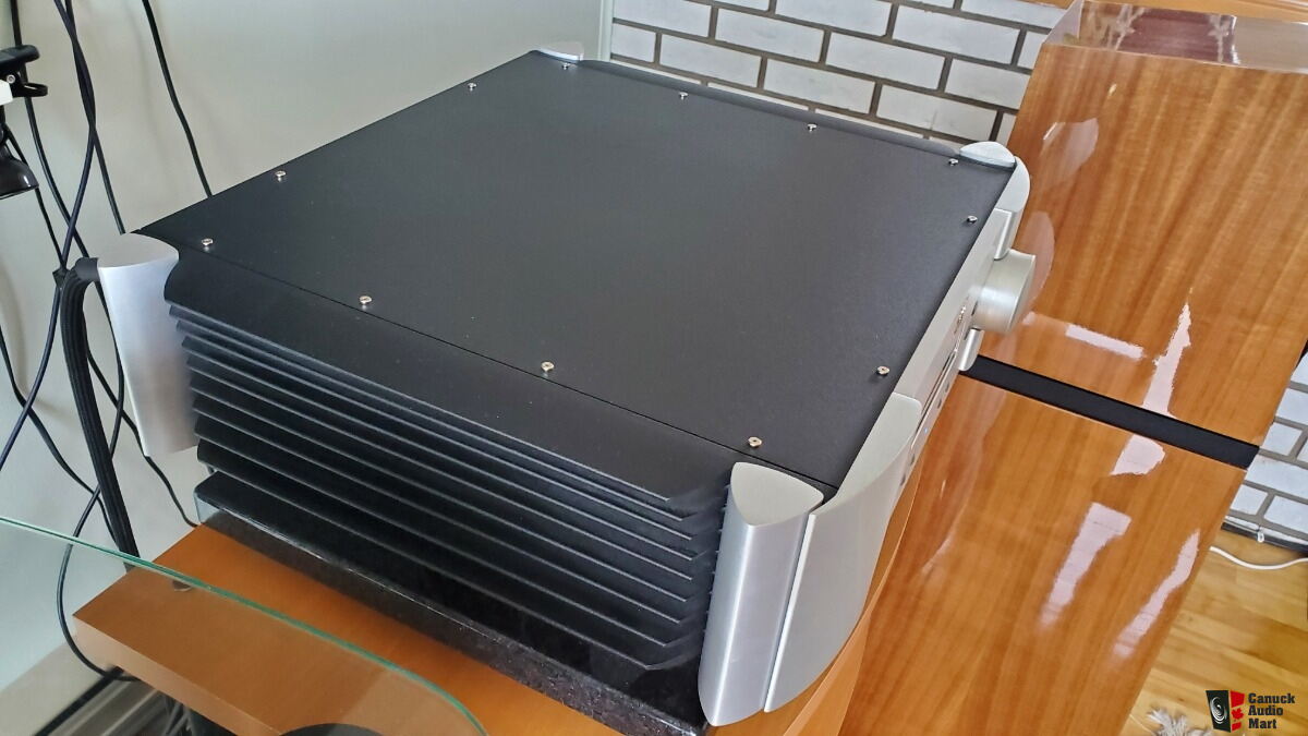 P-8 dual preamplifier Simaudio Moon Photo #5131609 - Canuck Audio Mart