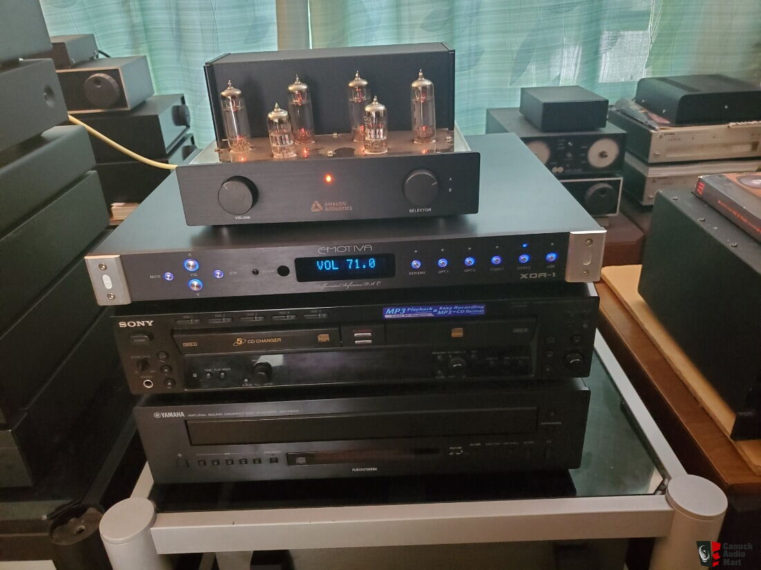 Emotiva XDA-1 Reference Dac with original metal remote control variable ...