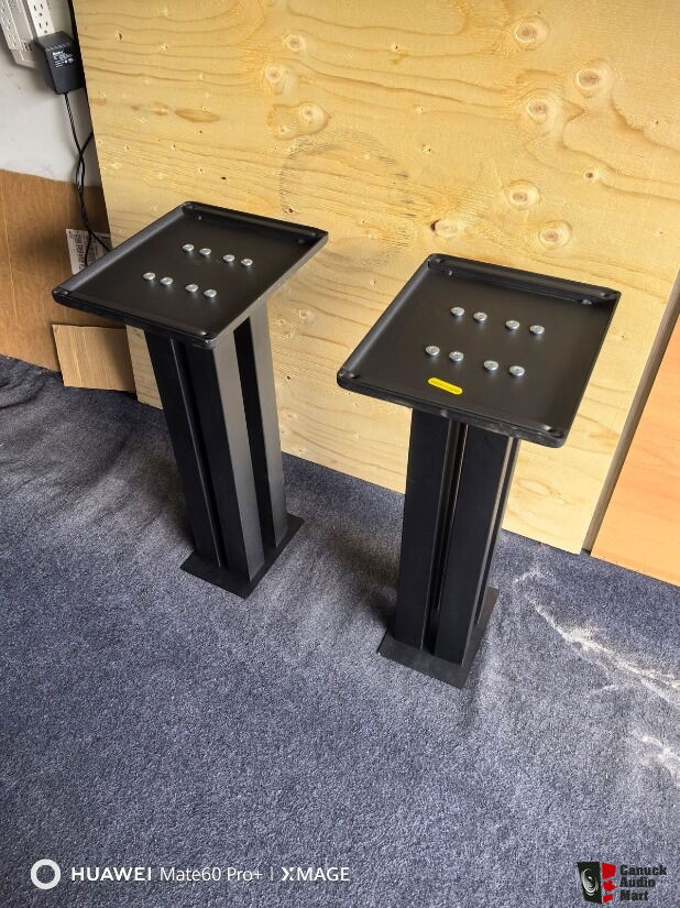 24" Speaker Stands, 4 Alloy Steel Post, Monolith by Monoprice, pair ...