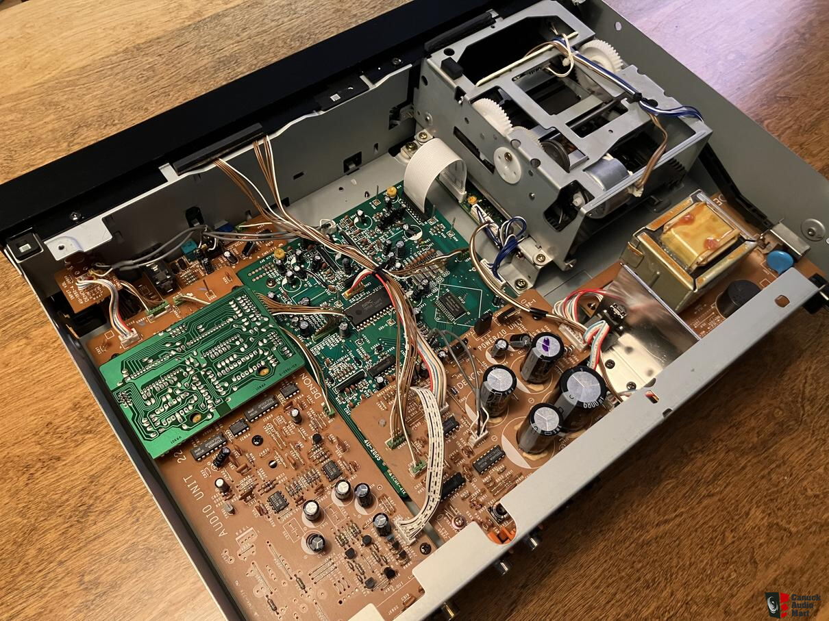 Denon DTR-2000 DAT player/recorder