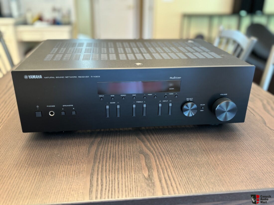 Yamaha R-N303 Stereo Network Receiver