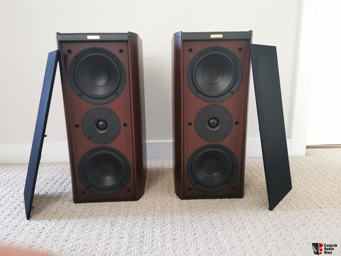 Jamo Classic 4 140w Bookshelf Speakers Photo #5216982 - Canuck Audio Mart