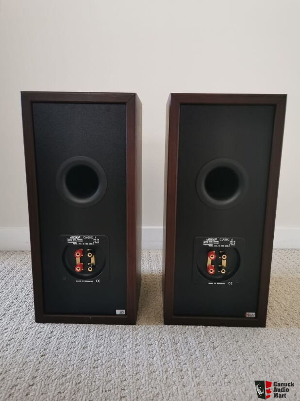 Jamo Classic 4 140w Bookshelf Speakers Photo #5216982 - Canuck Audio Mart