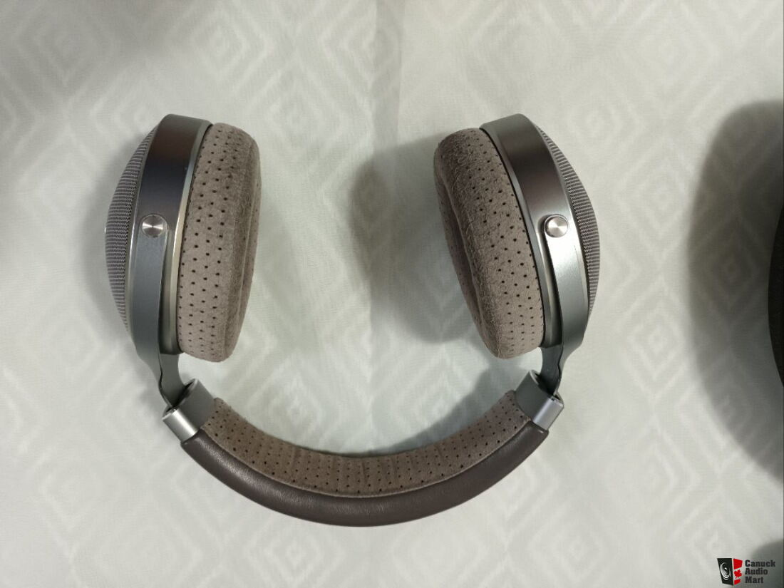 Focal CLEAR Over-Ear High-Resolution Audiophile Headphones (Gray)