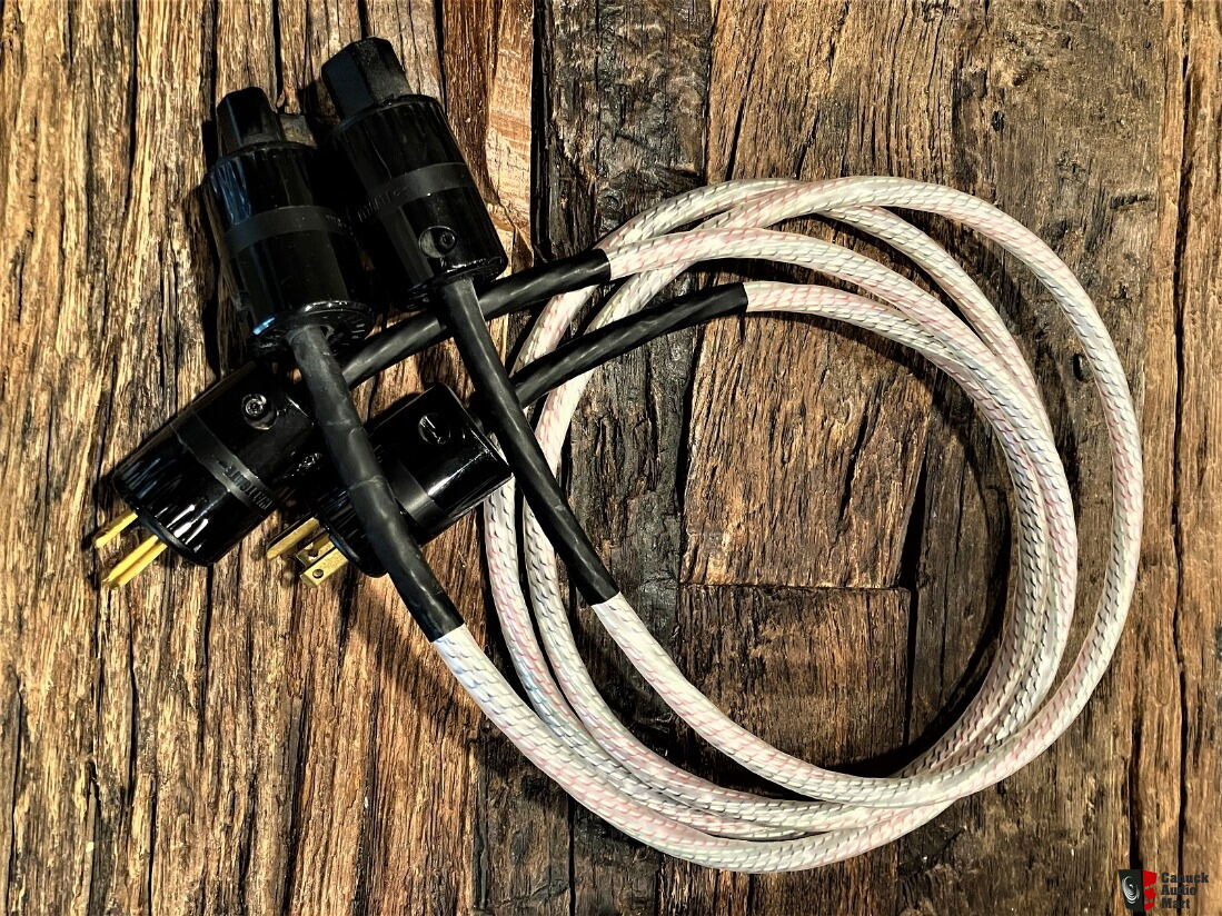 Power cord with Wattgate connectors - 5 feet IEC power chord Photo ...