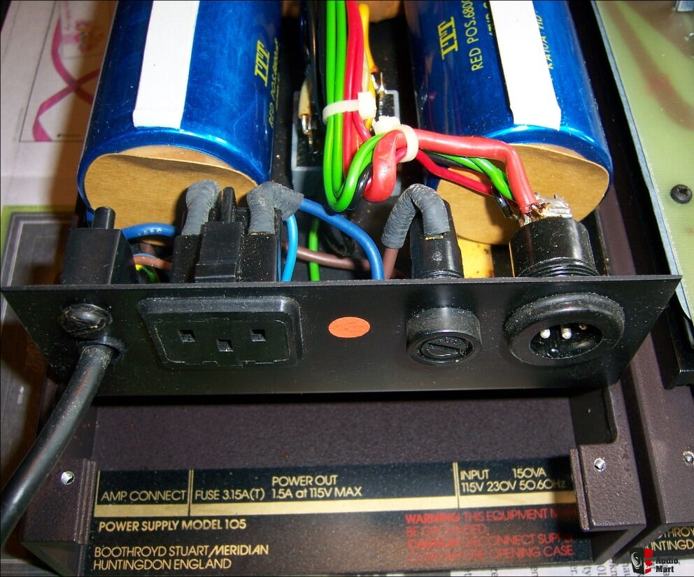 Meridian M105 Monoblock Amplifiers