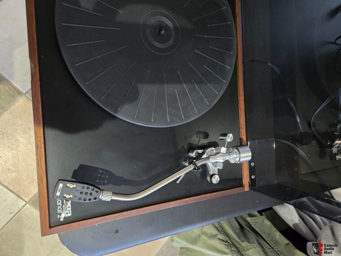 Rega Planar 2 Turntable