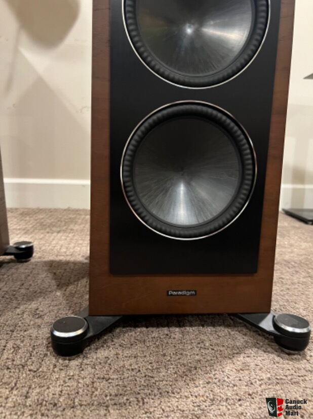 Paradigm F100 Walnut speakers