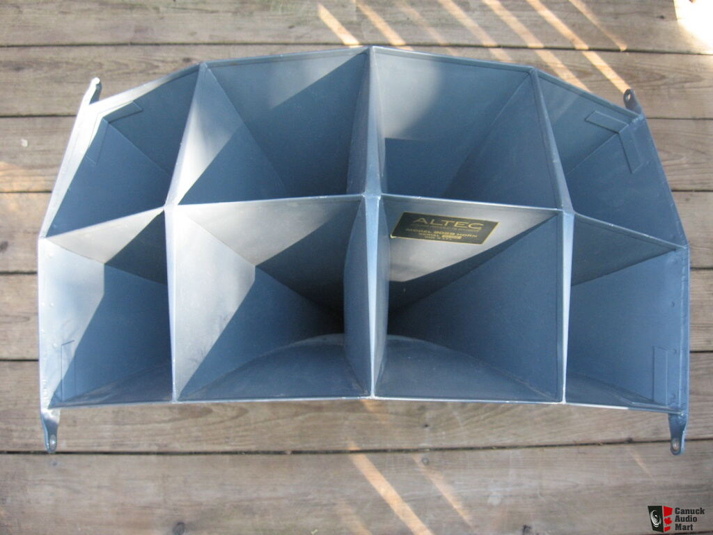 Pair of Altec 805B 8 cell horns Photo #528458 - Canuck Audio Mart