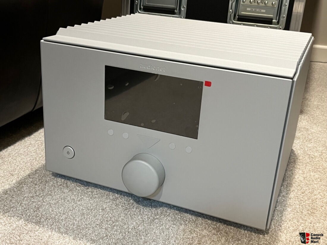 Audionet Scientist Series: Stern & Heisenberg Preamp, Mono Blocs