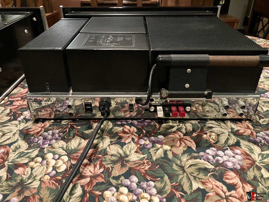 McIntosh MR 74 AM FM Tuner