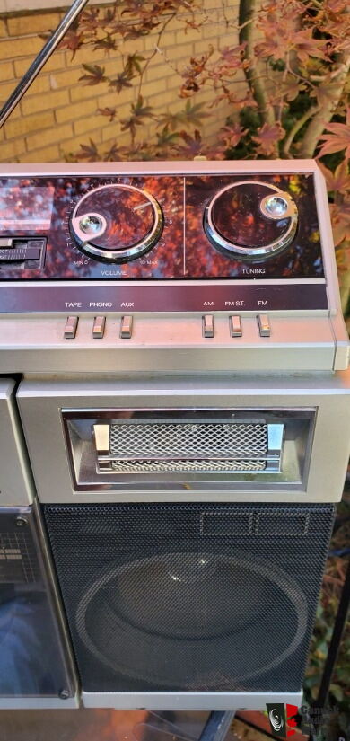 Sharp VZ-2000 Vinyl Boombox Stereo. 1983 Photo #5314180 - US Audio Mart