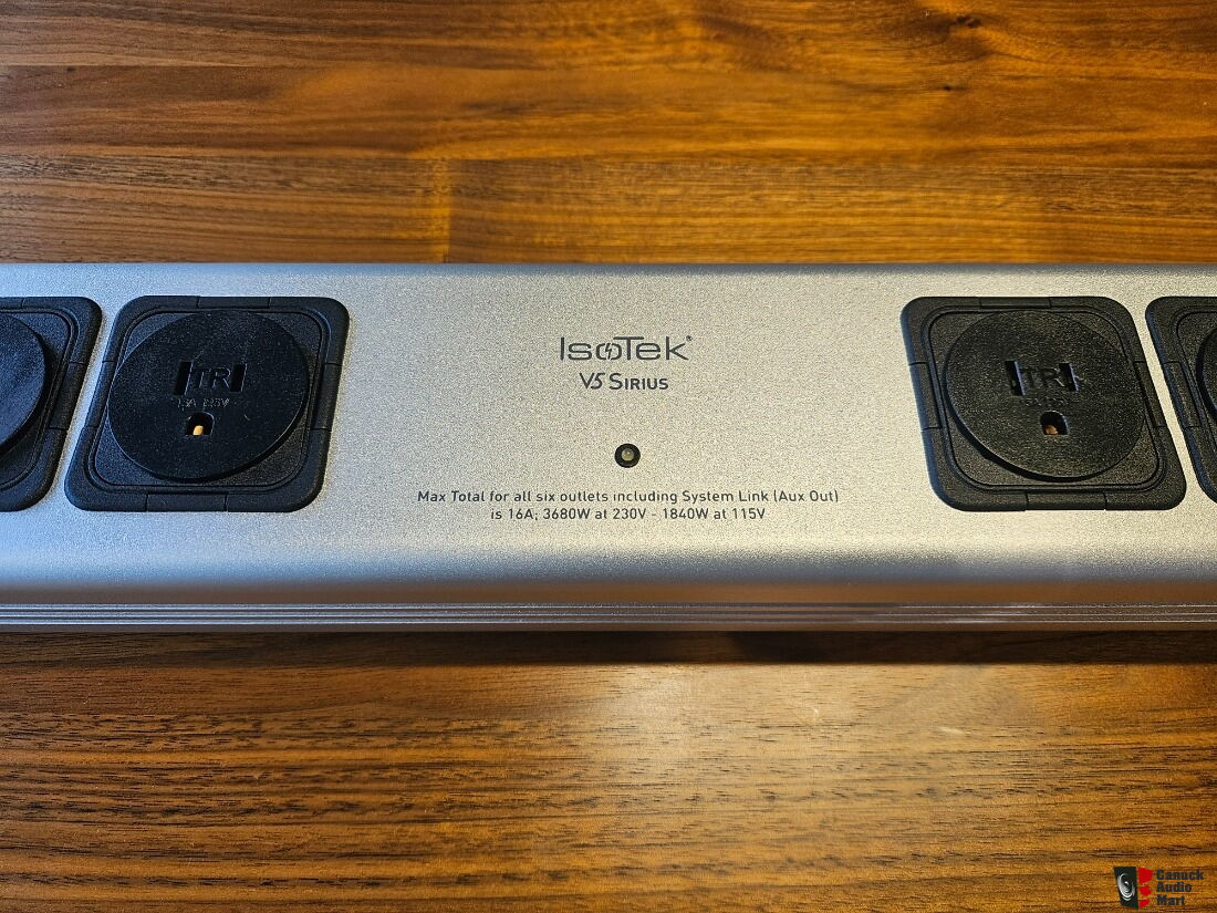 Isotek V5 Sirius ultra-high performance 16A power bar, photo sample ...