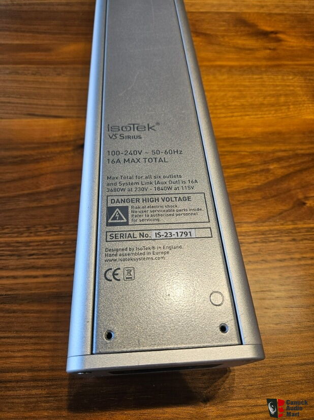 Isotek V5 Sirius ultra-high performance 16A power bar, photo sample ...