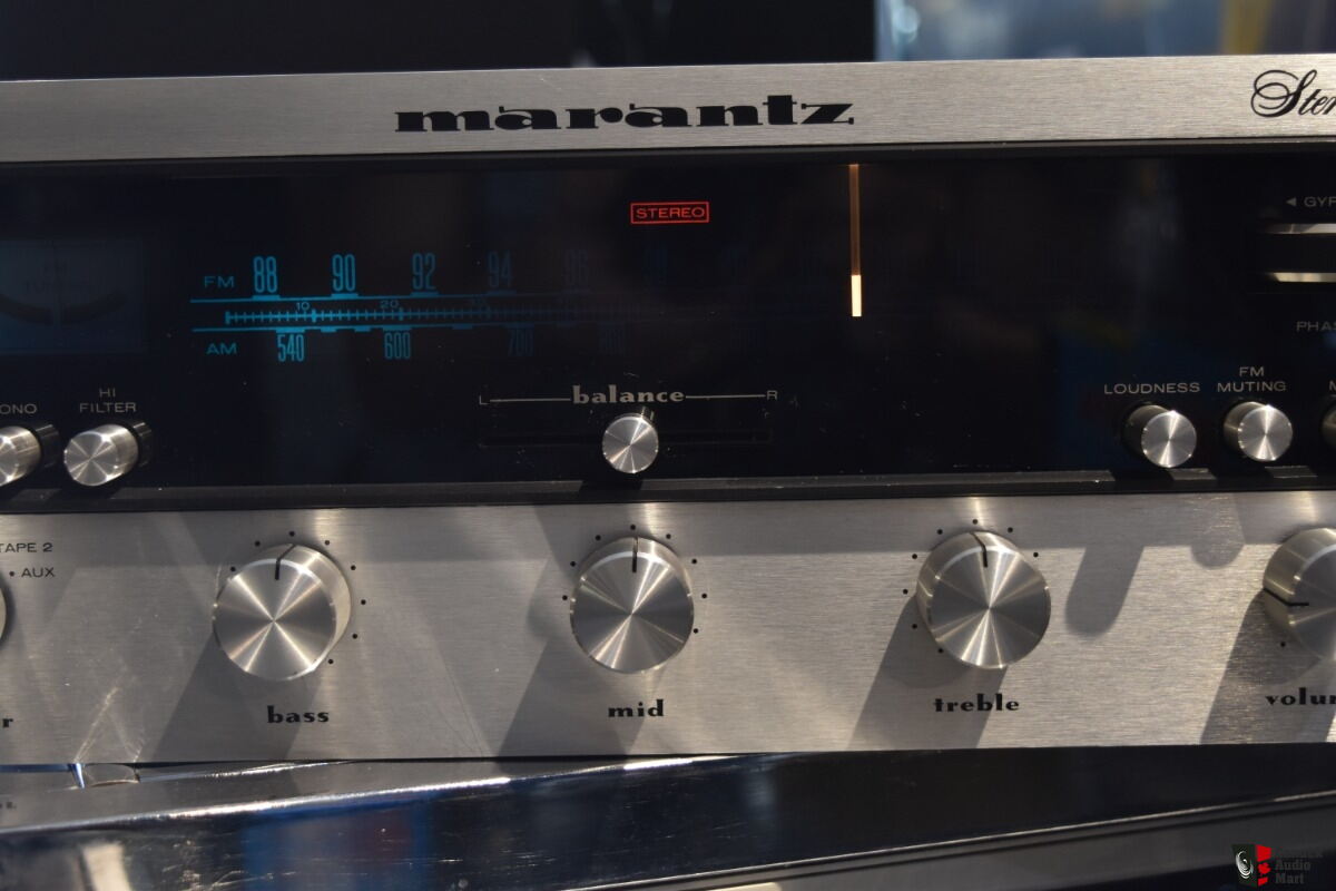Marantz model 2225 Stereophonic Receiver