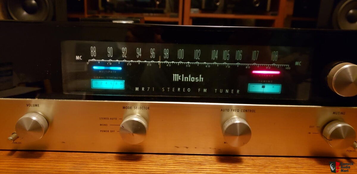 Beautiful McIntosh MR71 FM Tube Tuner Photo #5349952 - Canuck Audio Mart