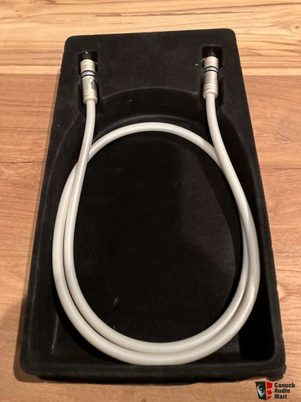 Câble Optique / Optical Cable REAL Cable - CRYSTAL Photo #5359167 ...