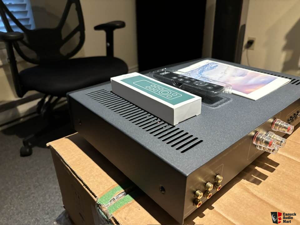 Hegel H95 - Mint - 1 owner Photo #5366823 - Canuck Audio Mart