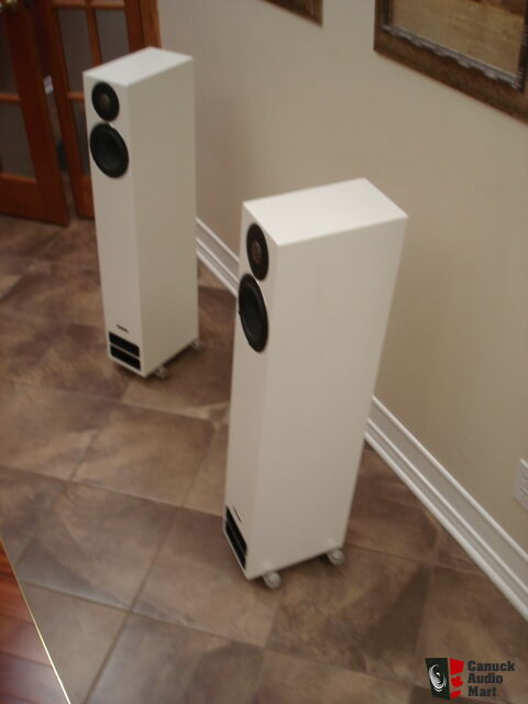 PMC twenty5.23i speakers in White Silk... EXCELLENT...NEW Photo ...