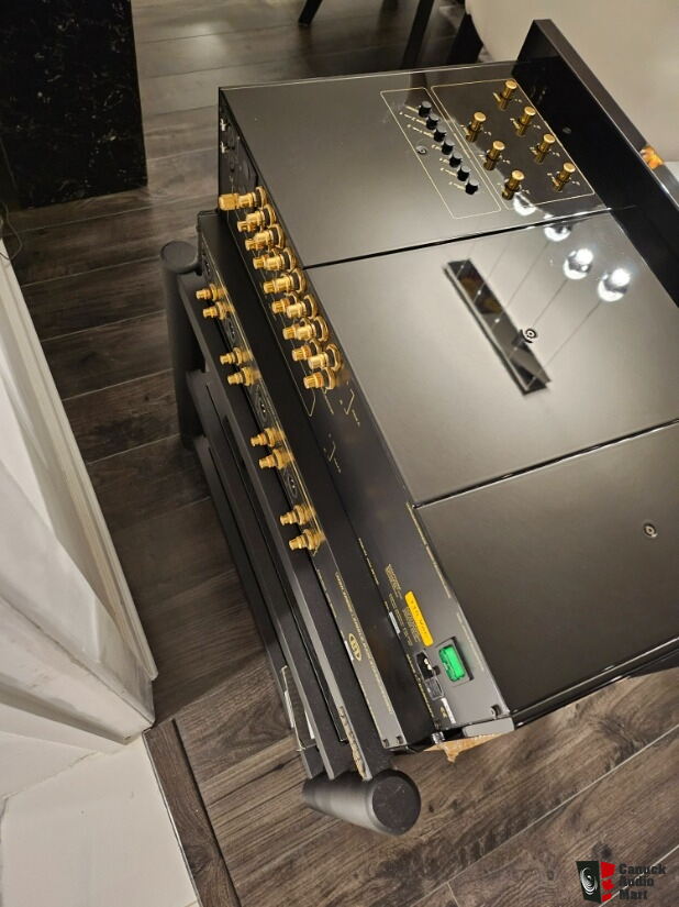MBL 6010D Preamp ***Superb Condition Photo #5402133 - Canuck Audio Mart