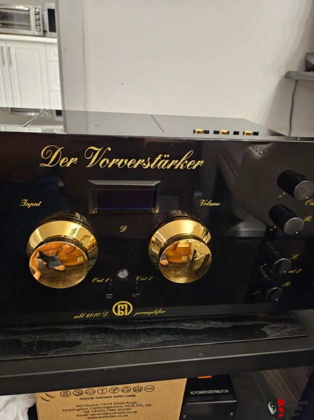 MBL 6010D Preamp ***Superb Condition Photo #5402136 - Canuck Audio Mart