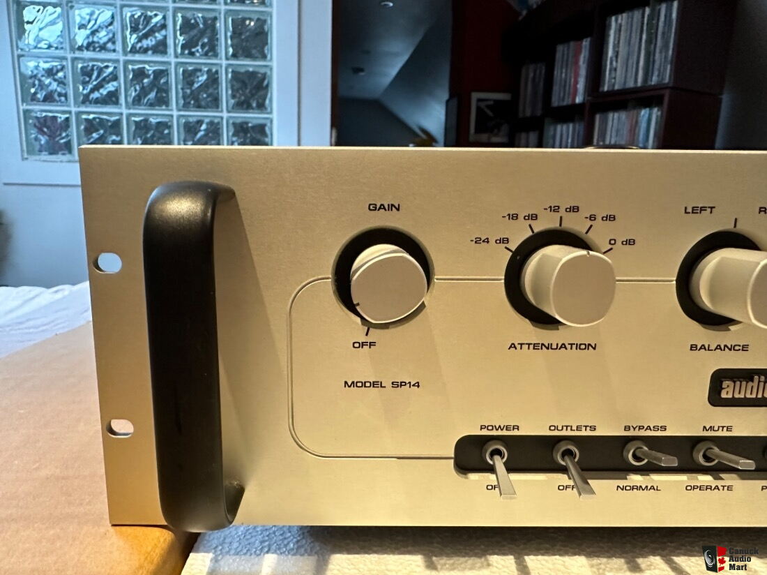 Audio Research SP-14 Tube Hybrid Preamp Photo #5402166 - Canuck Audio Mart