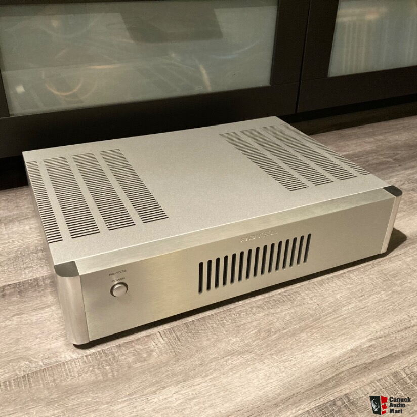 Rotel RB-1572 Power Amplifier Photo #5406671 - Canuck Audio Mart