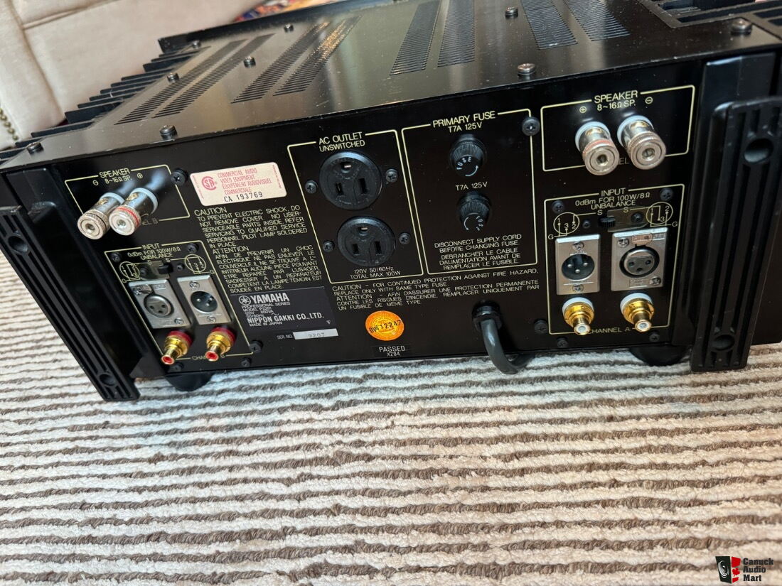 Yamaha P2201 Power Amplifier Photo #5416839 - Canuck Audio Mart
