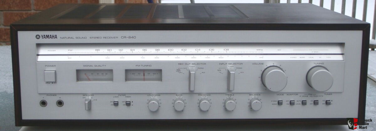 Yamaha CR-840 AM/ FM Stereo Receiver + Manuals (pdf) + More Photo ...