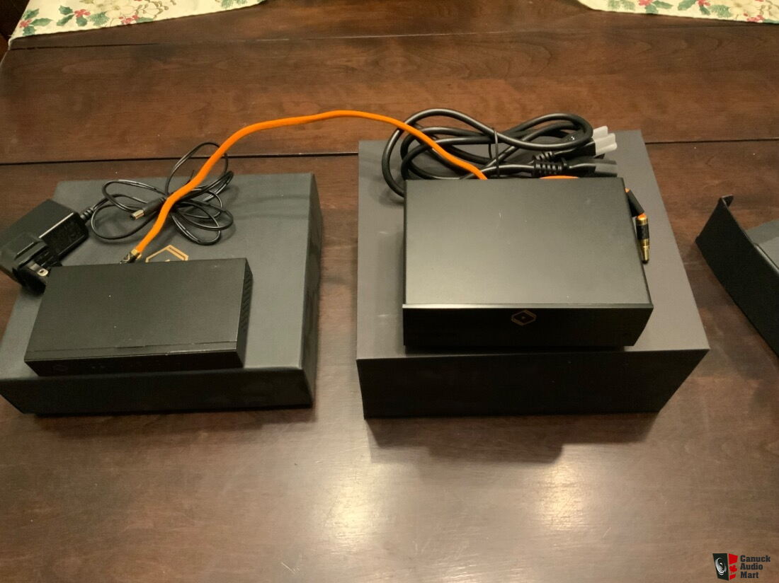 Silent Angel Bonn 8 Ethernet Switch and Forester F1 Linear Power Supply ...