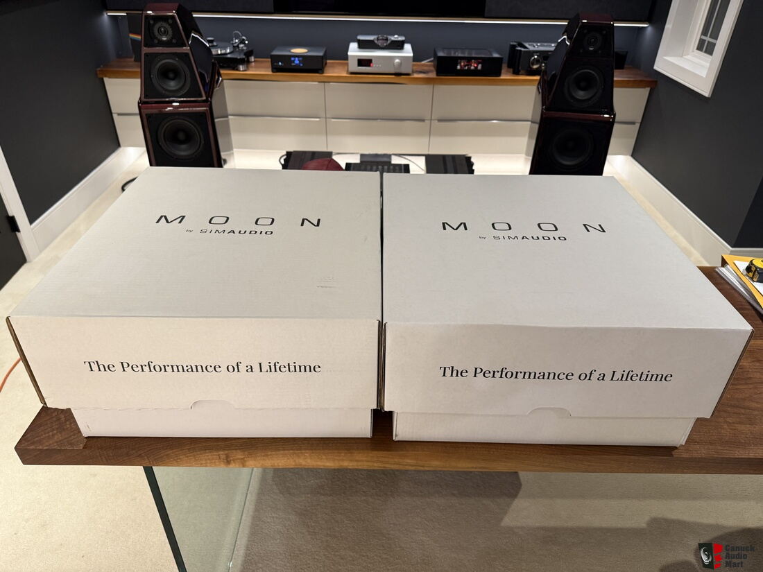 Simaudio Moon Evolution 880M monoblock **$13800USD** 1600W each ...