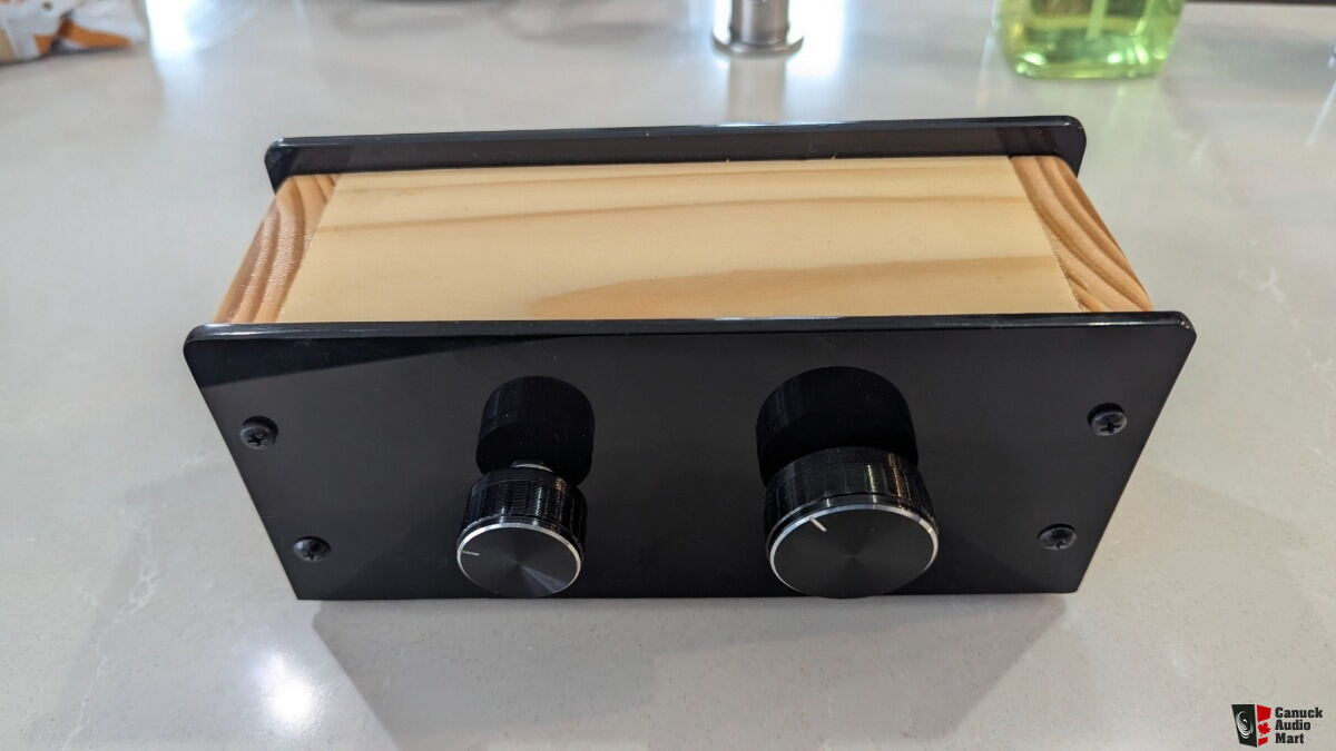 SpJ La Luce passive preamp Photo #5432076 - Canuck Audio Mart