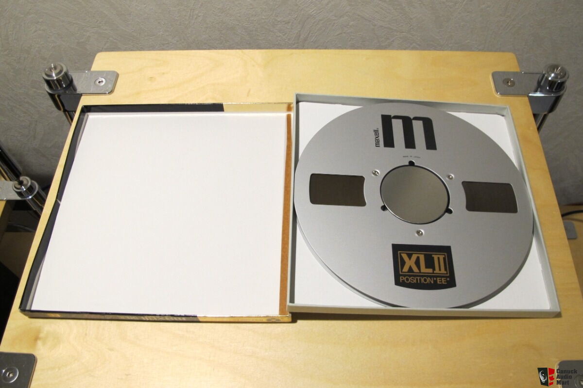 Lot of two ¼' 10.5" metal reels with tapes, Maxell & TDK - VERY GOOD ...