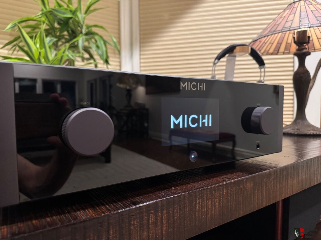 Michi P5 Preamplifier mm/mc Photo #5455682 - Canuck Audio Mart