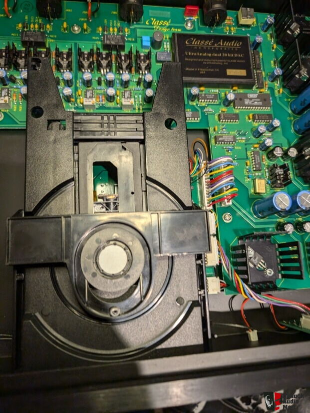 Classé audio CDP-1 with original remote Photo #5456333 - Canuck Audio Mart