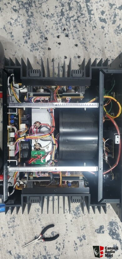 Yamaha pc2002 power amplifier Photo #5472610 - Canuck Audio Mart