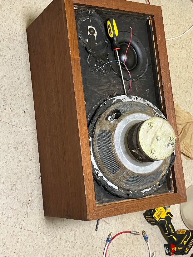 AR3a Acoustc Research Photo #5476414 - Canuck Audio Mart