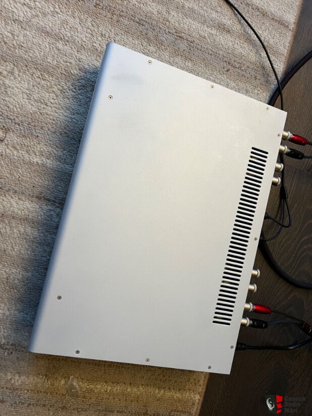 PS Audio S300 Power Amplifier Silver Photo #5481682 - Canuck Audio Mart