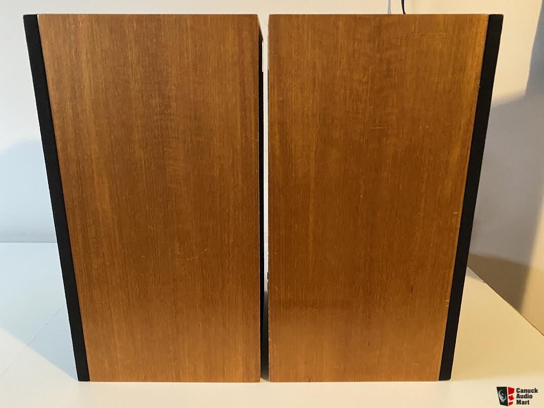 Monitor Audio MA7 Bookshelf Speakers Photo #5481910 - Canuck Audio Mart